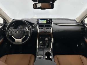 Белый Лексус NX 300h 2021 в Вильнюс, объемом двигателя 2.49 л и пробегом 140 тыс. км за 32900 €, фото 9 на AUTOMOTO.COM.LV