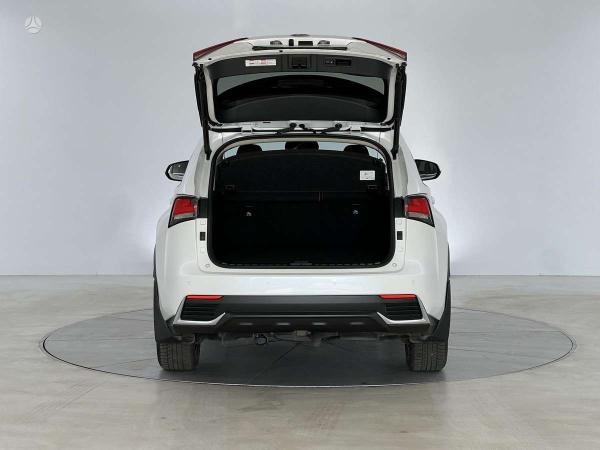 White Lexus NX 300h 2021 in Vilnius, with an engine capacity of 2.49 L and mileage of 140 thousand km for 32900 €, photo 10 on AUTOMOTO.COM.LV