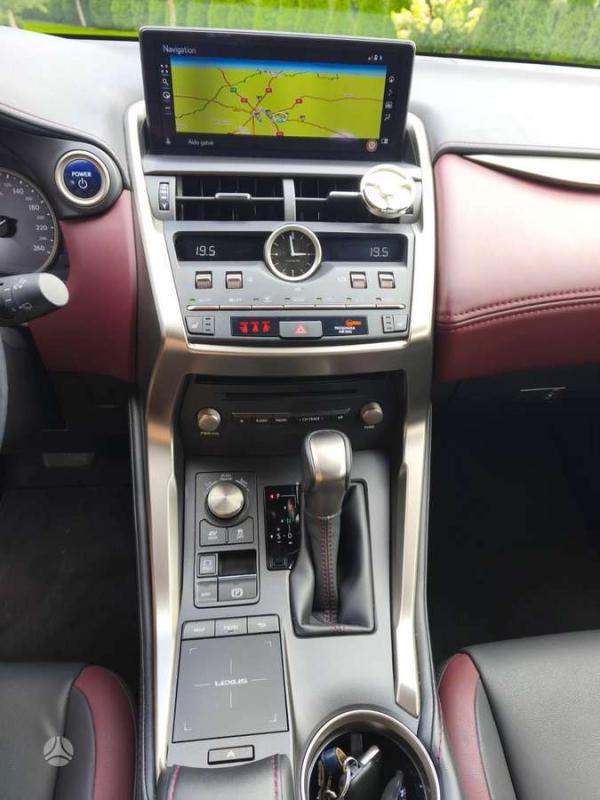 White Lexus NX 300h 2021 in Vilnius, with an engine capacity of 2.49 L and mileage of 121 thousand km for 31900 €, photo 8 on AUTOMOTO.COM.LV