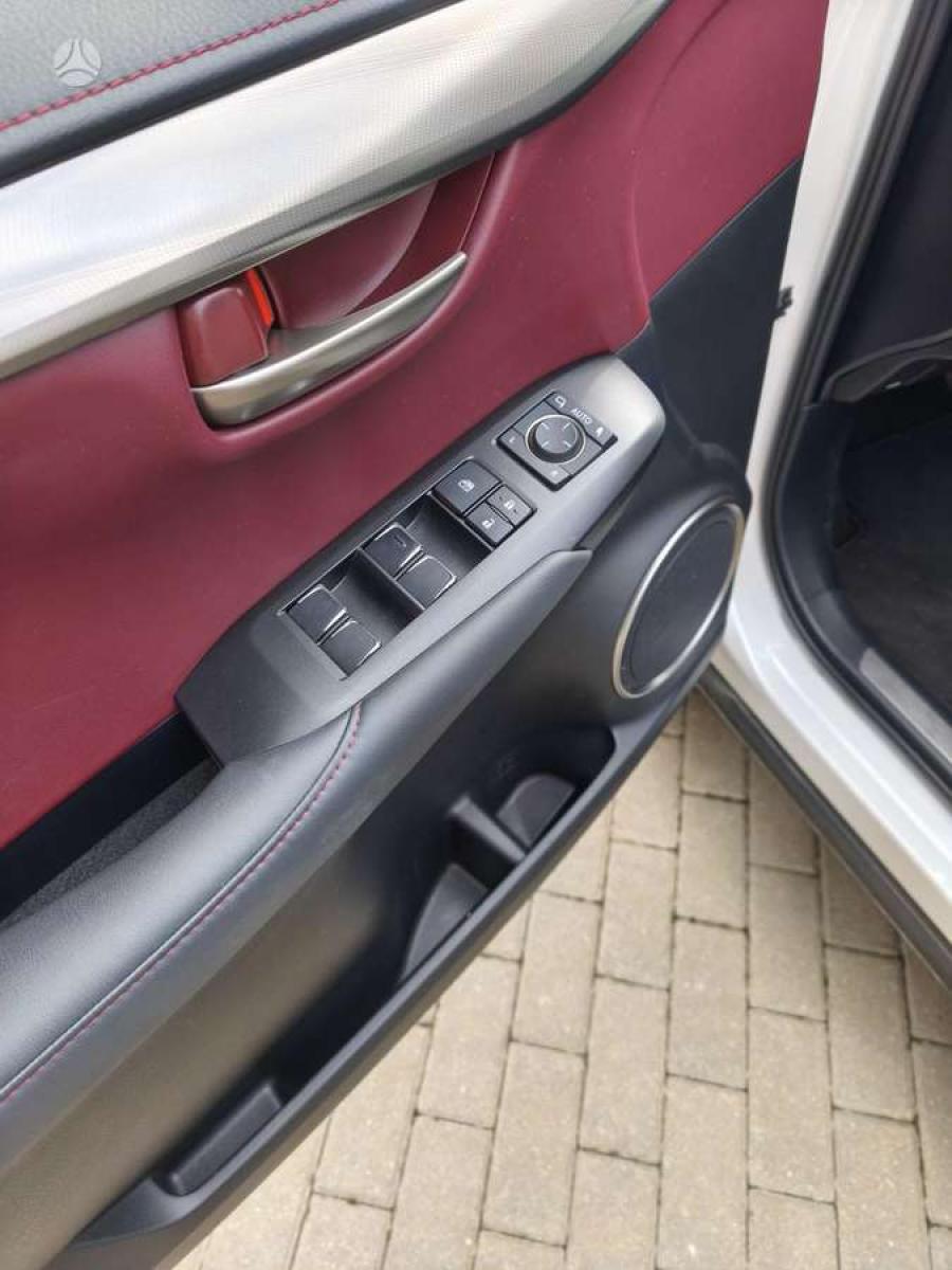 Balts Lexus NX 300h 2021 Viļņa, ar dzinēja tilpumu 2.49 L un nobraukumu 121 tūkst. km par 31900 €, foto 10 vietnē AUTOMOTO.COM.LV