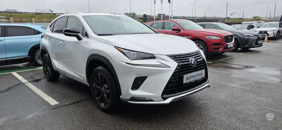 Balts Lexus NX 300h 2022 Viļņa, ar dzinēja tilpumu 2.49 L un nobraukumu 86 tūkst. km par 31500 €, foto 3 vietnē AUTOMOTO.COM.LV
