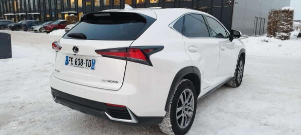 Balts Lexus NX 300h 2019 Viļņa, ar dzinēja tilpumu 2.49 L un nobraukumu 117 tūkst. km par 25900 €, foto 4 vietnē AUTOMOTO.COM.LV