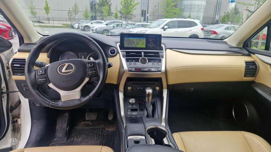 Белый Лексус NX 300h 2019 в Вильнюс, объемом двигателя 2.49 л и пробегом 209 тыс. км за 20500 €, фото 3 на AUTOMOTO.COM.LV