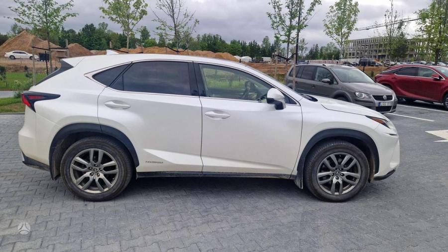 Белый Лексус NX 300h 2019 в Вильнюс, объемом двигателя 2.49 л и пробегом 209 тыс. км за 20500 €, фото 8 на AUTOMOTO.COM.LV