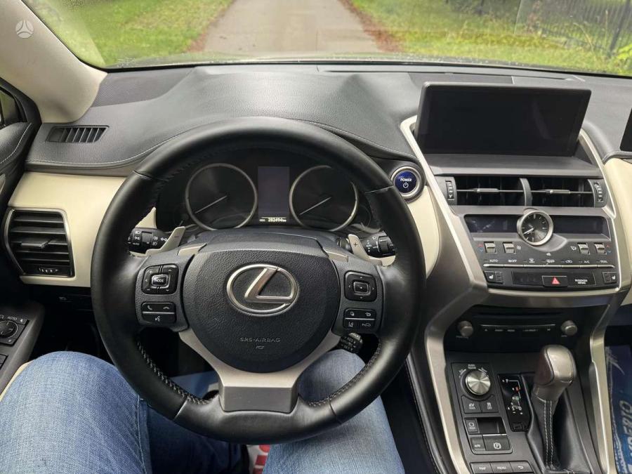 Желтый Лексус NX 300h 2019 в Вильнюс, объемом двигателя 2.49 л и пробегом 283 тыс. км за 20700 €, фото 18 на AUTOMOTO.COM.LV