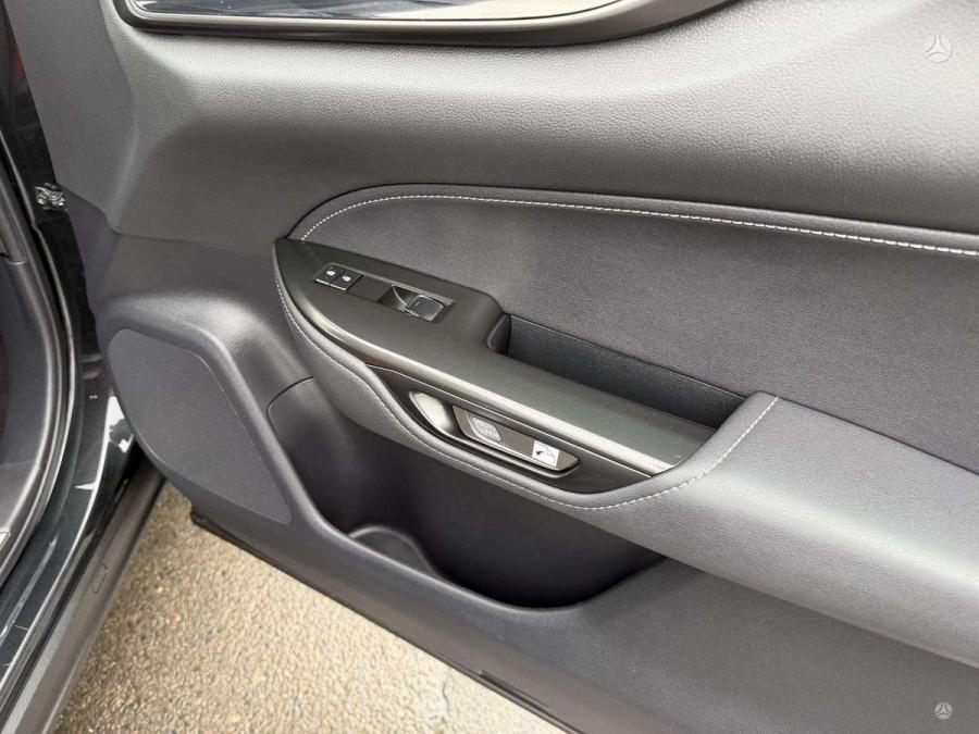 Black Lexus NX 350h 2022 in Vilnius, with an engine capacity of 2.50 L and mileage of 186 thousand km for 33500 €, photo 16 on AUTOMOTO.COM.LV