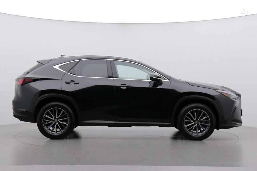Черный Лексус NX 350h 2022 в Вильнюс, объемом двигателя 2.49 л и пробегом 126 тыс. км за 38900 €, фото 17 на AUTOMOTO.COM.LV