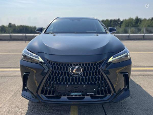 Черный Лексус NX 350h 2022 в Вильнюс, объемом двигателя 2.49 л и пробегом 200 тыс. км за 28999 €, фото 1 на AUTOMOTO.COM.LV