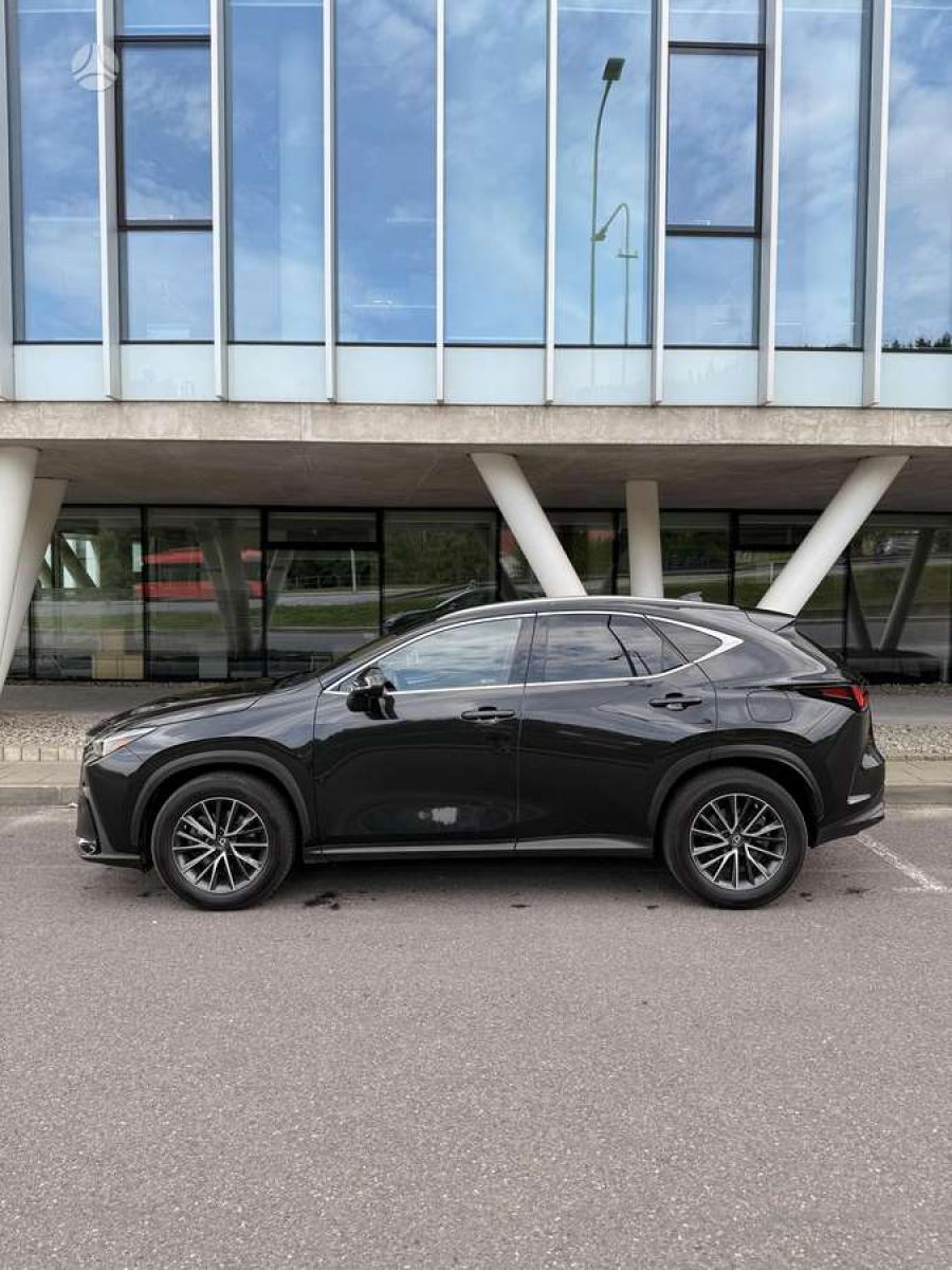 Черный Лексус NX 350h 2022 в Вильнюс, объемом двигателя 2.49 л и пробегом 40 тыс. км за 43700 €, фото 8 на AUTOMOTO.COM.LV