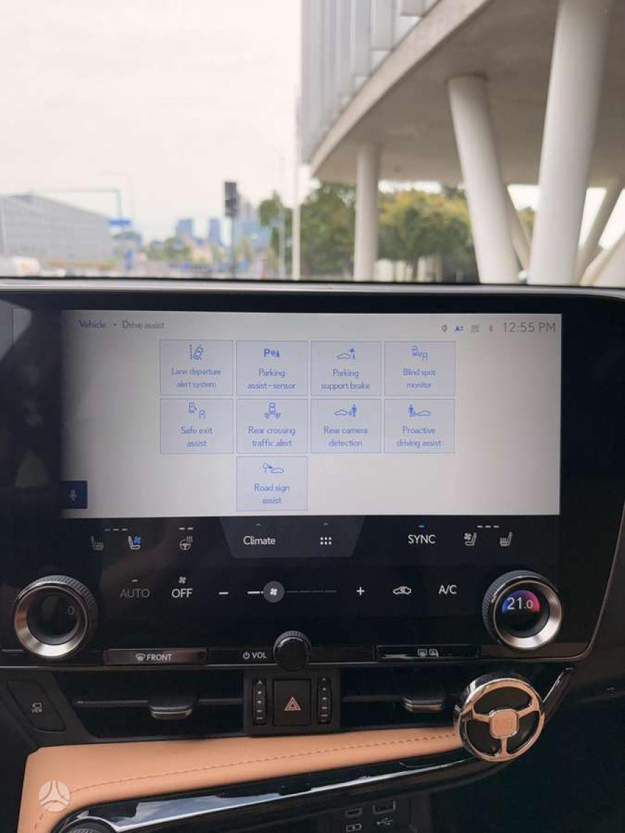 Черный Лексус NX 350h 2022 в Вильнюс, объемом двигателя 2.49 л и пробегом 40 тыс. км за 43700 €, фото 28 на AUTOMOTO.COM.LV