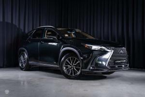 Black Lexus NX 350h 2022 in Vilnius, with an engine capacity of 2.49 L and mileage of 39 thousand km for 45999 €, photo 4 on AUTOMOTO.COM.LV