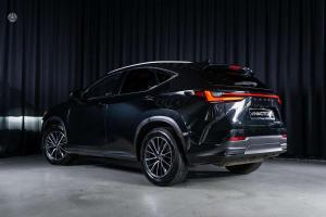 Black Lexus NX 350h 2022 in Vilnius, with an engine capacity of 2.49 L and mileage of 39 thousand km for 45999 €, photo 7 on AUTOMOTO.COM.LV