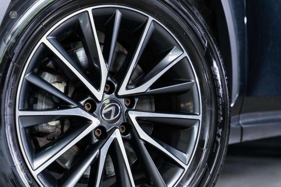 Black Lexus NX 350h 2022 in Vilnius, with an engine capacity of 2.49 L and mileage of 39 thousand km for 45999 €, photo 11 on AUTOMOTO.COM.LV