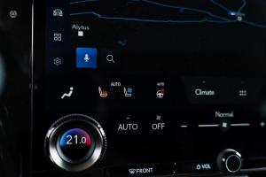 Black Lexus NX 350h 2022 in Vilnius, with an engine capacity of 2.49 L and mileage of 39 thousand km for 45999 €, photo 24 on AUTOMOTO.COM.LV