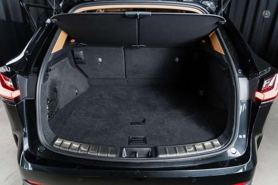 Black Lexus NX 350h 2022 in Vilnius, with an engine capacity of 2.49 L and mileage of 39 thousand km for 45999 €, photo 33 on AUTOMOTO.COM.LV