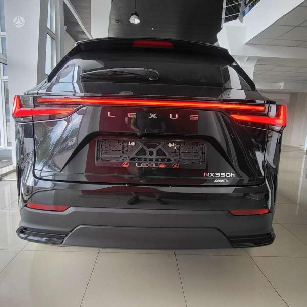 Black Lexus NX 350h 2022 in Siauliai, with an engine capacity of 2.50 L and mileage of 48 thousand km for 36999 €, photo 8 on AUTOMOTO.COM.LV