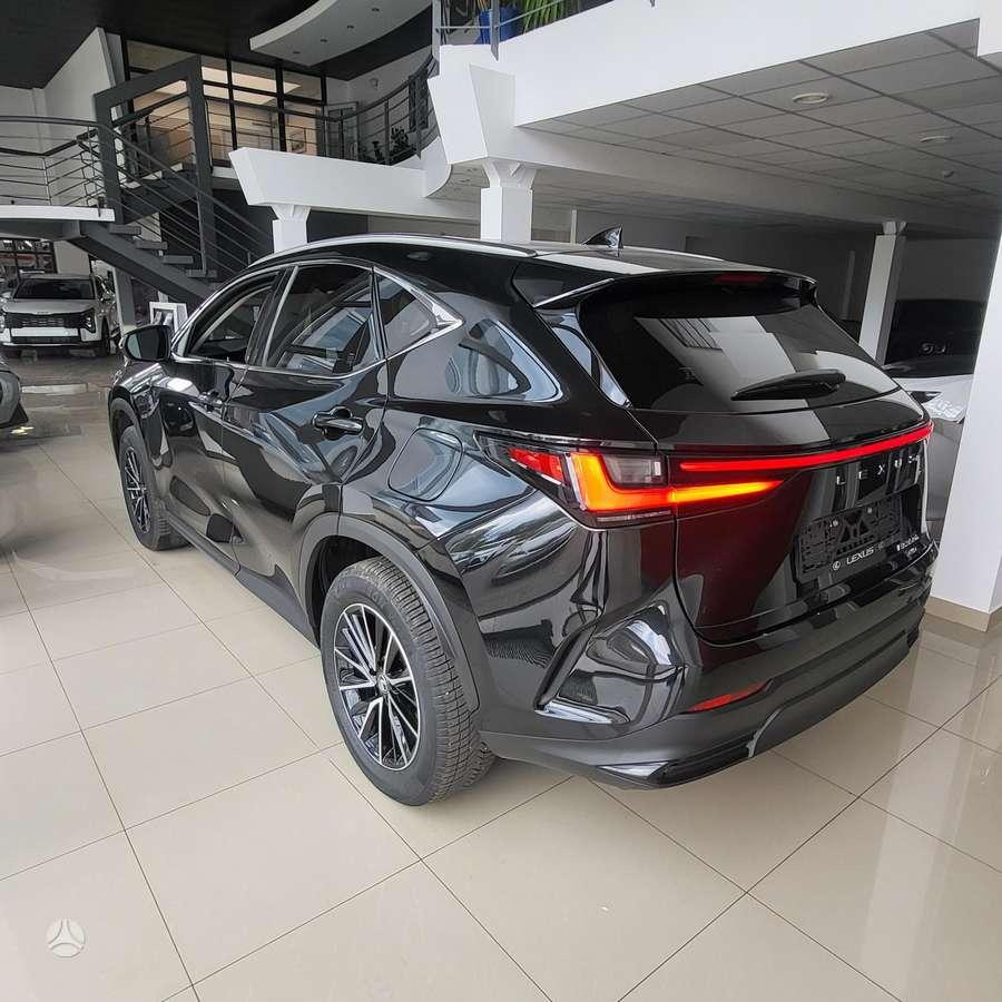 Черный Лексус NX 350h 2022 в Шяуляй, объемом двигателя 2.50 л и пробегом 48 тыс. км за 36999 €, фото 10 на AUTOMOTO.COM.LV