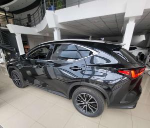 Черный Лексус NX 350h 2022 в Шяуляй, объемом двигателя 2.50 л и пробегом 48 тыс. км за 36999 €, фото 11 на AUTOMOTO.COM.LV