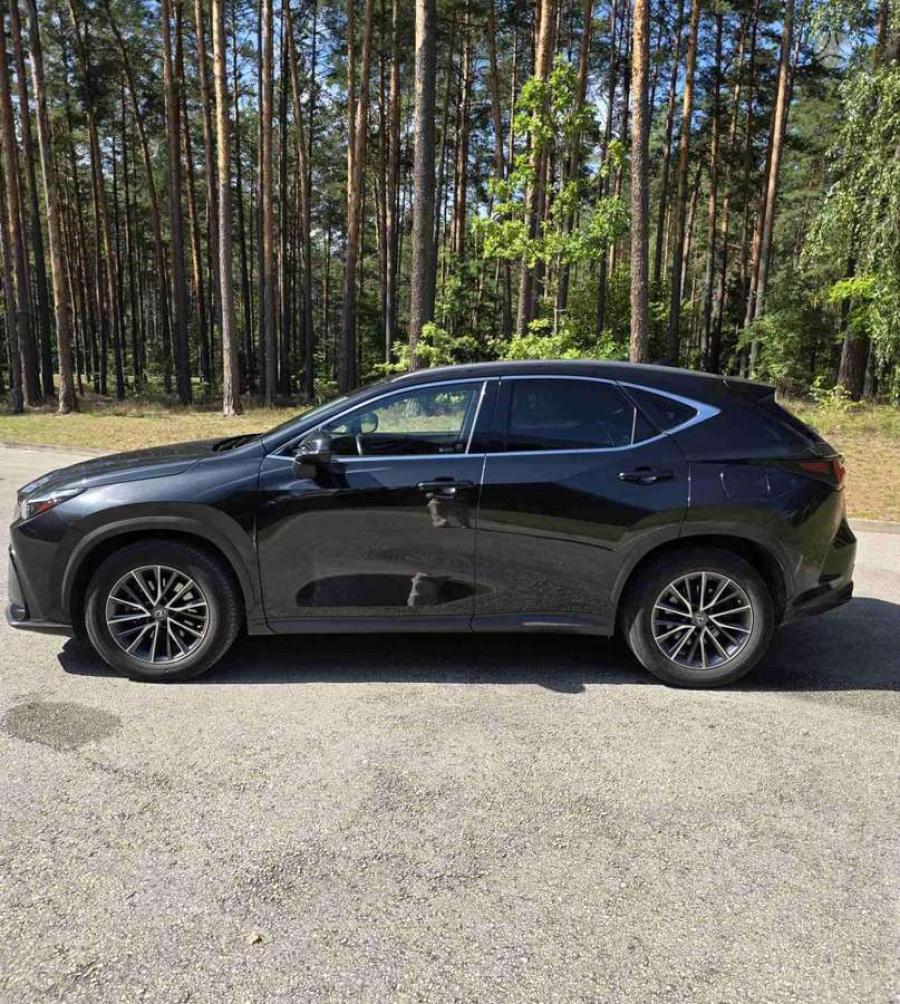 Черный Лексус NX 350h 2022 в Вильнюс, объемом двигателя 2.50 л и пробегом 62 тыс. км за 41200 €, фото 8 на AUTOMOTO.COM.LV