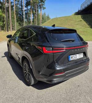 Черный Лексус NX 350h 2022 в Вильнюс, объемом двигателя 2.50 л и пробегом 62 тыс. км за 41200 €, фото 10 на AUTOMOTO.COM.LV