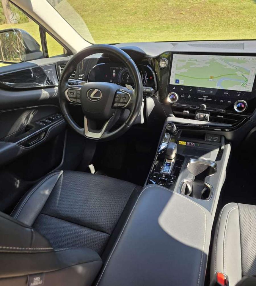Черный Лексус NX 350h 2022 в Вильнюс, объемом двигателя 2.50 л и пробегом 62 тыс. км за 41200 €, фото 12 на AUTOMOTO.COM.LV