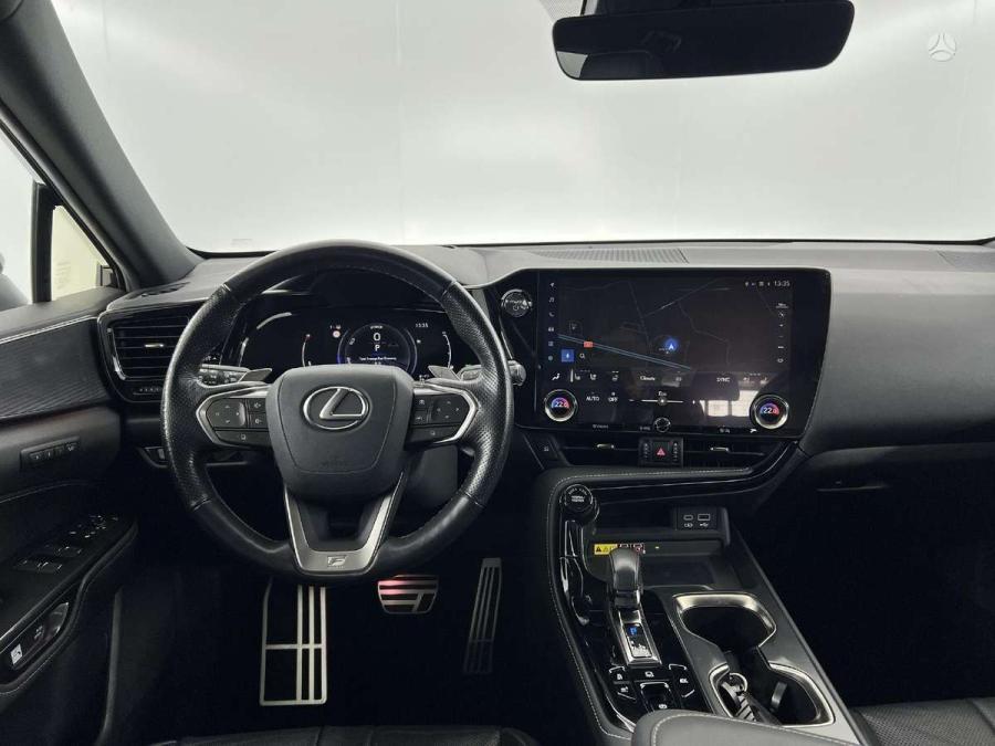 Black Lexus NX 350h 2023 in Vilnius, with an engine capacity of 2.49 L and mileage of 180 thousand km for 40900 €, photo 9 on AUTOMOTO.COM.LV
