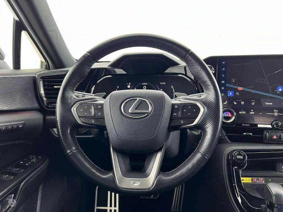 Black Lexus NX 350h 2023 in Vilnius, with an engine capacity of 2.49 L and mileage of 180 thousand km for 40900 €, photo 12 on AUTOMOTO.COM.LV
