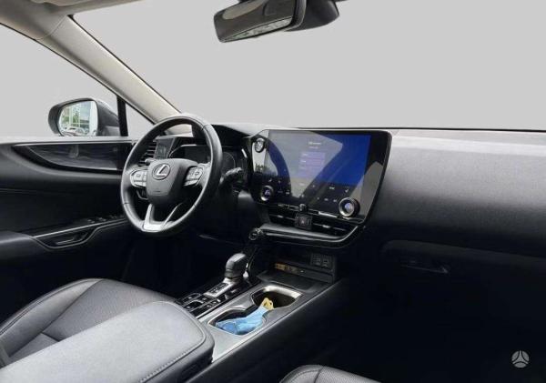 Black Lexus NX 350h 2023 in Vilnius, with an engine capacity of 2.49 L and mileage of 46 thousand km for 42000 €, photo 4 on AUTOMOTO.COM.LV