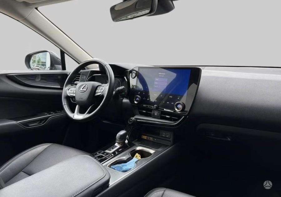 Черный Лексус NX 350h 2023 в Вильнюс, объемом двигателя 2.49 л и пробегом 46 тыс. км за 42000 €, фото 5 на AUTOMOTO.COM.LV