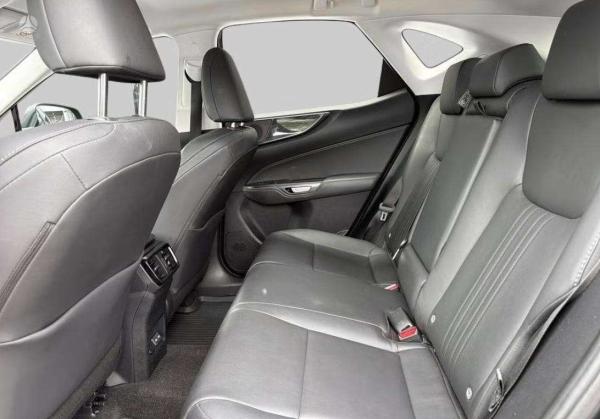 Black Lexus NX 350h 2023 in Vilnius, with an engine capacity of 2.49 L and mileage of 46 thousand km for 42000 €, photo 6 on AUTOMOTO.COM.LV