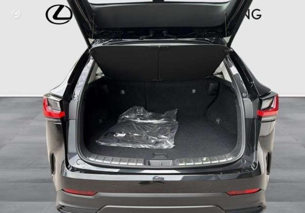 Black Lexus NX 350h 2023 in Vilnius, with an engine capacity of 2.49 L and mileage of 46 thousand km for 42000 €, photo 8 on AUTOMOTO.COM.LV
