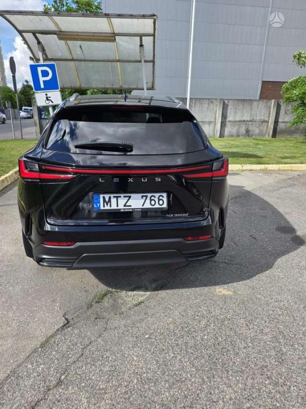 Melns Lexus NX 350h 2023 Panevēža, ar dzinēja tilpumu 2.49 L un nobraukumu 51 tūkst. km par 39000 €, foto 3 vietnē AUTOMOTO.COM.LV