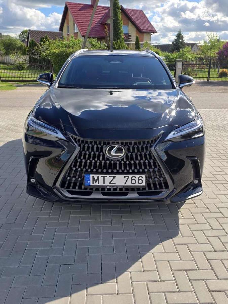 Черный Лексус NX 350h 2023 в Паневежис, объемом двигателя 2.49 л и пробегом 51 тыс. км за 39000 €, фото 5 на AUTOMOTO.COM.LV