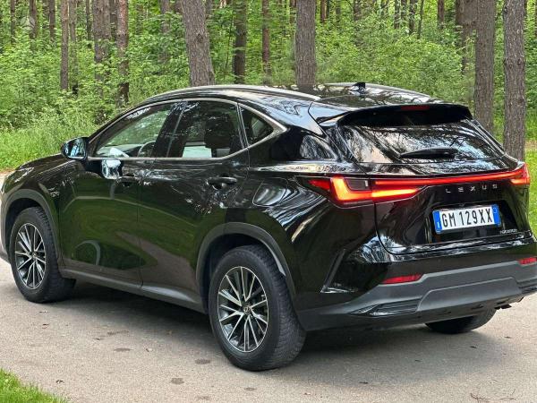 Melns Lexus NX 350h 2023 Viļņa, ar dzinēja tilpumu 2.49 L un nobraukumu 155 tūkst. km par 33500 €, foto 5 vietnē AUTOMOTO.COM.LV