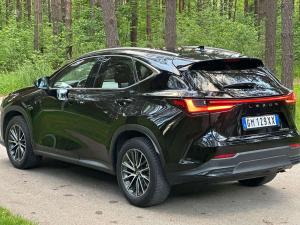 Melns Lexus NX 350h 2023 Viļņa, ar dzinēja tilpumu 2.49 L un nobraukumu 155 tūkst. km par 33500 €, foto 6 vietnē AUTOMOTO.COM.LV