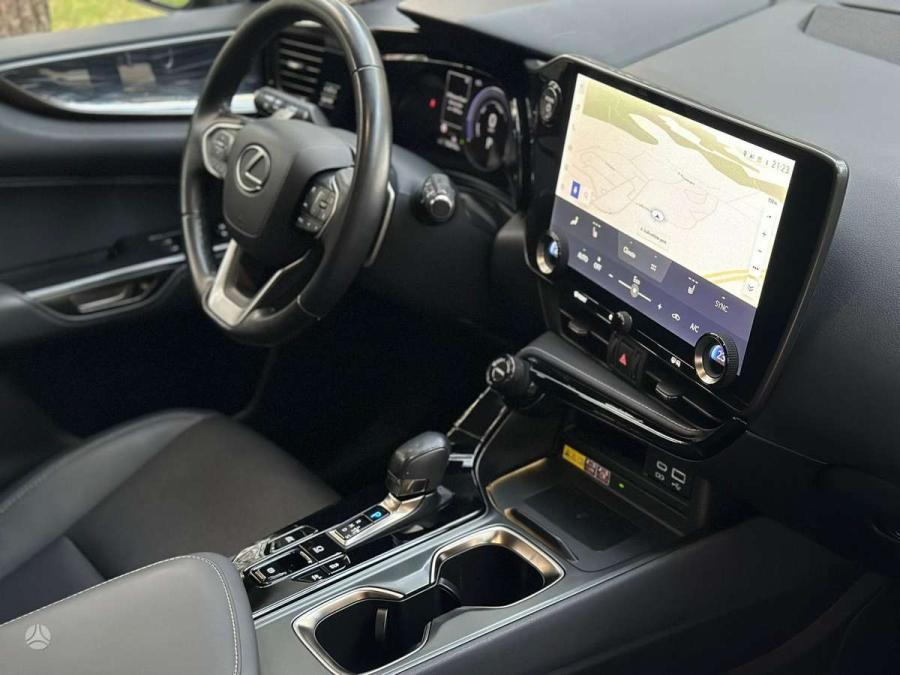 Melns Lexus NX 350h 2023 Viļņa, ar dzinēja tilpumu 2.49 L un nobraukumu 155 tūkst. km par 33500 €, foto 18 vietnē AUTOMOTO.COM.LV