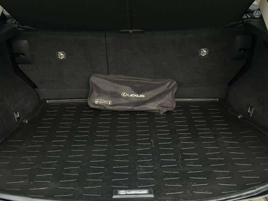 Melns Lexus NX 350h 2023 Viļņa, ar dzinēja tilpumu 2.49 L un nobraukumu 155 tūkst. km par 33500 €, foto 28 vietnē AUTOMOTO.COM.LV
