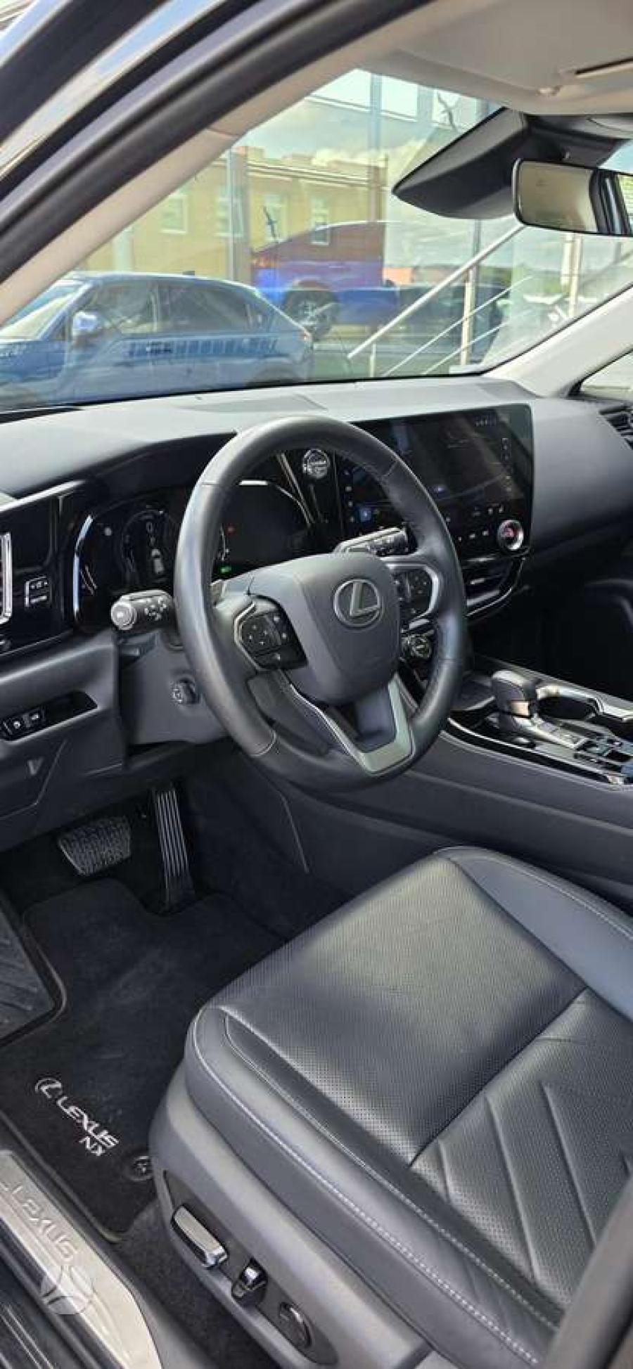 Черный Лексус NX 350h 2024 в Вильнюс, объемом двигателя 2.49 л и пробегом 42 тыс. км за 48850 €, фото 24 на AUTOMOTO.COM.LV