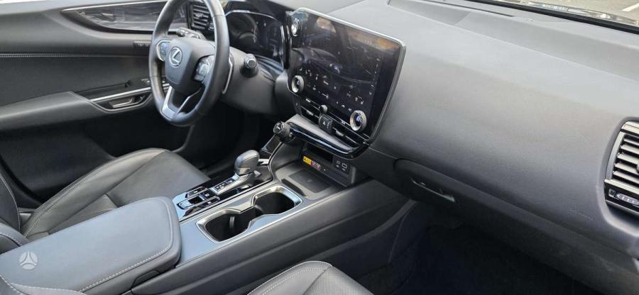 Черный Лексус NX 350h 2024 в Вильнюс, объемом двигателя 2.49 л и пробегом 42 тыс. км за 48850 €, фото 26 на AUTOMOTO.COM.LV