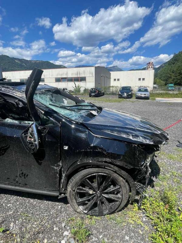 Melns Lexus NX 350h 2024 Telšiai, ar dzinēja tilpumu 2.50 L un nobraukumu 54 tūkst. km par 8600 €, foto 4 vietnē AUTOMOTO.COM.LV