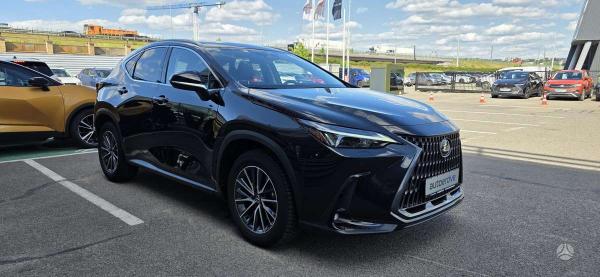Black Lexus NX 350h 2024 in Vilnius, with an engine capacity of 2.49 L and mileage of 42 thousand km for 47360 €, photo 4 on AUTOMOTO.COM.LV