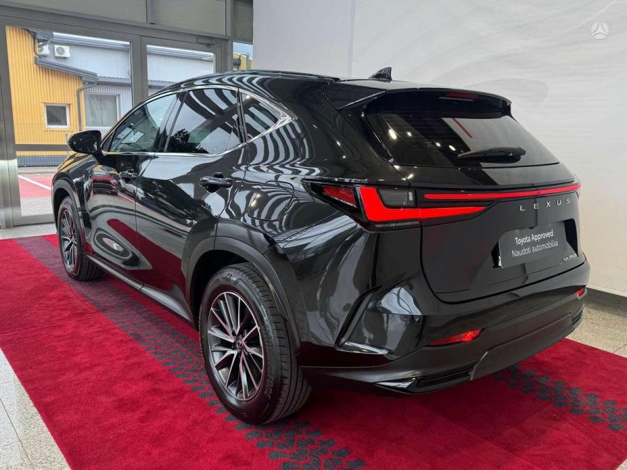 Черный Лексус NX 350h 2024 в Шяуляй, объемом двигателя 2.49 л и пробегом 9 тыс. км за 42900 €, фото 6 на AUTOMOTO.COM.LV