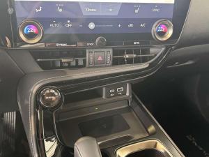 Черный Лексус NX 350h 2024 в Шяуляй, объемом двигателя 2.49 л и пробегом 9 тыс. км за 42900 €, фото 21 на AUTOMOTO.COM.LV