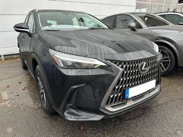 Melns Lexus NX 350h 2025 Viļņa, ar dzinēja tilpumu 0.00 L un nobraukumu 24 tūkst. km par 43500 €, foto 1 vietnē AUTOMOTO.COM.LV