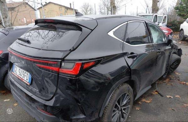 Lexus NX 350h 2022 in Kaunas, with an engine capacity of 2.49 L and mileage of 80 thousand km for 24800 €, photo 4 on AUTOMOTO.COM.LV