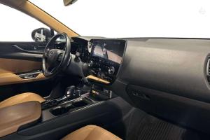 Green Lexus NX 350h 2022 in Vilnius, with an engine capacity of 0.00 L and mileage of 62 thousand km for 42000 €, photo 9 on AUTOMOTO.COM.LV