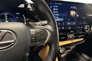 Green Lexus NX 350h 2022 in Vilnius, with an engine capacity of 0.00 L and mileage of 62 thousand km for 42000 €, photo 10 on AUTOMOTO.COM.LV