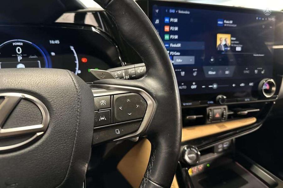 Green Lexus NX 350h 2022 in Vilnius, with an engine capacity of 0.00 L and mileage of 62 thousand km for 42000 €, photo 10 on AUTOMOTO.COM.LV