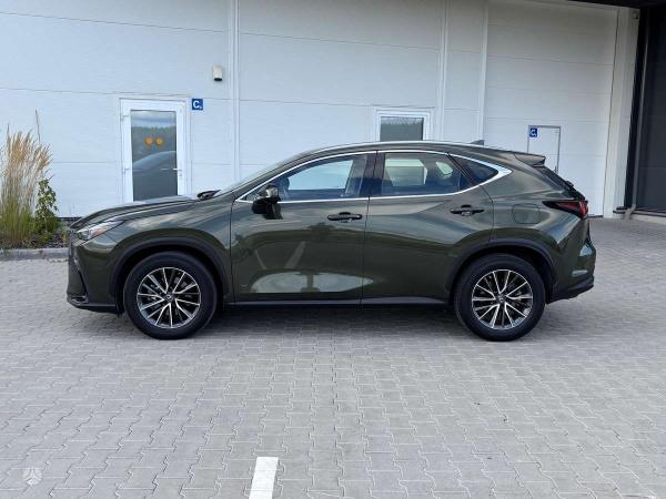Зеленый Лексус NX 350h 2023 в Вильнюс, объемом двигателя 2.49 л и пробегом 67 тыс. км за 39900 €, фото 2 на AUTOMOTO.COM.LV