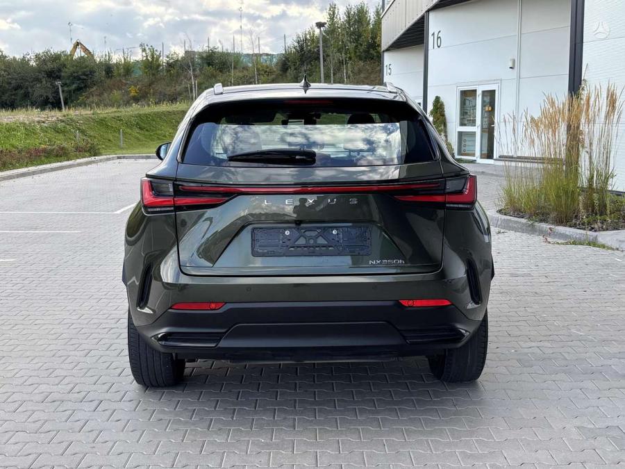 Зеленый Лексус NX 350h 2023 в Вильнюс, объемом двигателя 2.49 л и пробегом 67 тыс. км за 39900 €, фото 5 на AUTOMOTO.COM.LV